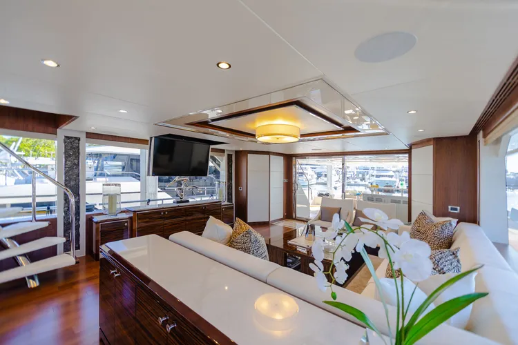 I C yacht for charter (36.1m, 2021)